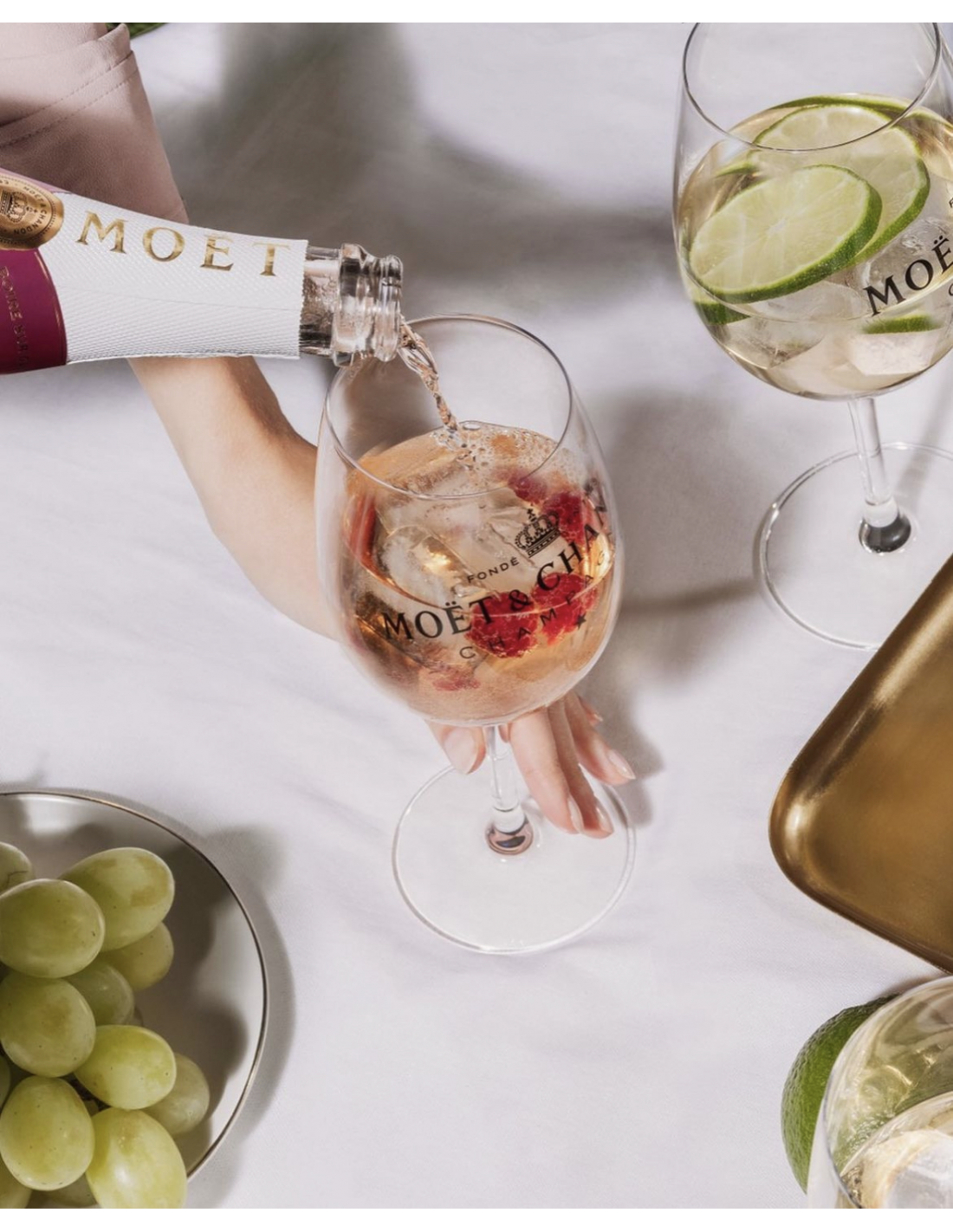 Moët & Chandon 2 large Moët & Chandon glasses